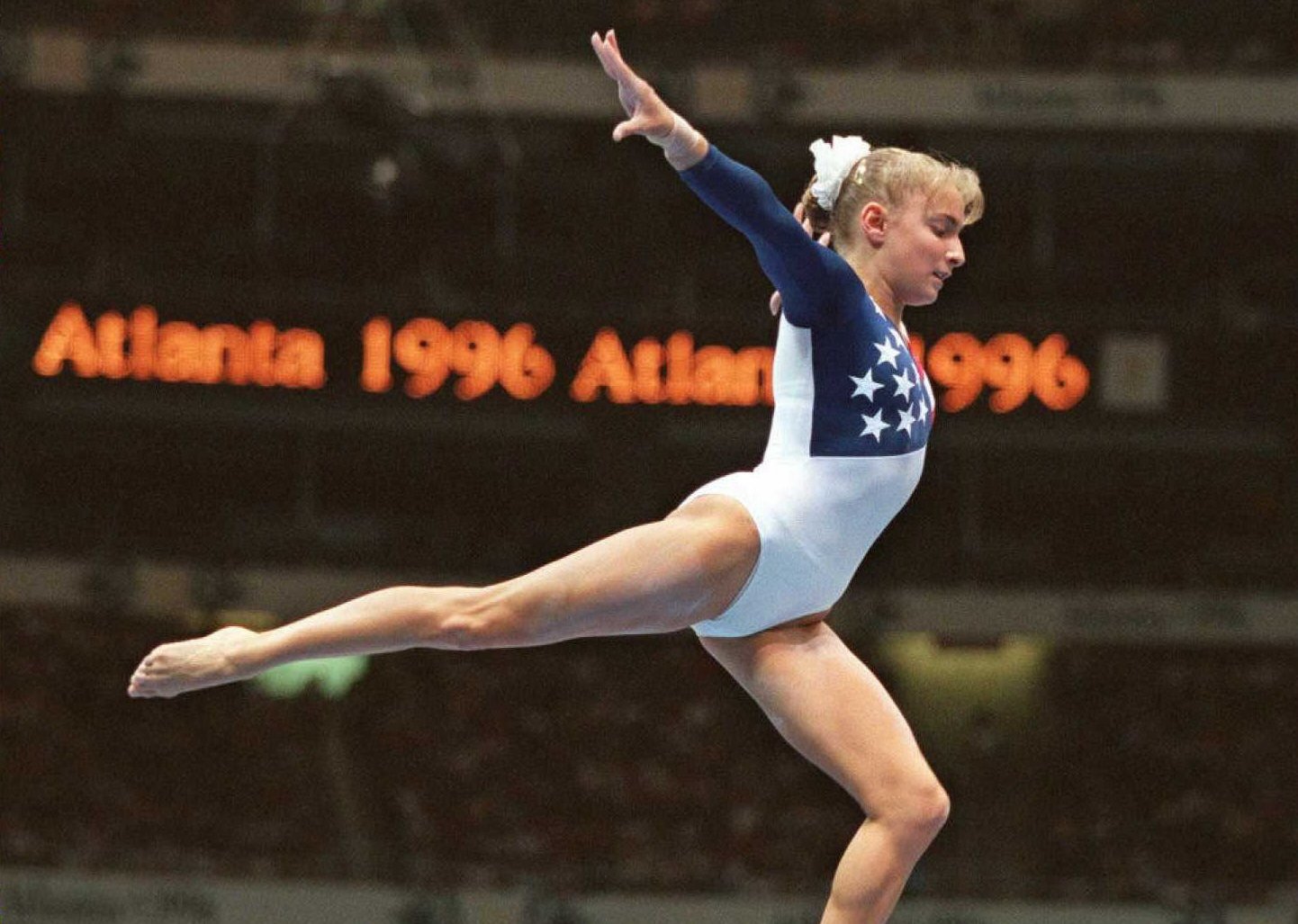 Olympic Gymnast and Ovarian Cancer Survivor Shannon Miller, 44, Gives ...