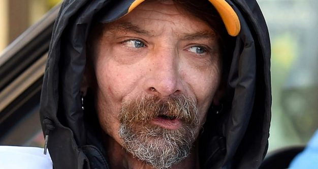 Remembering Famed Iditarod Dog Sled Racer And Throat Cancer Warrior ...