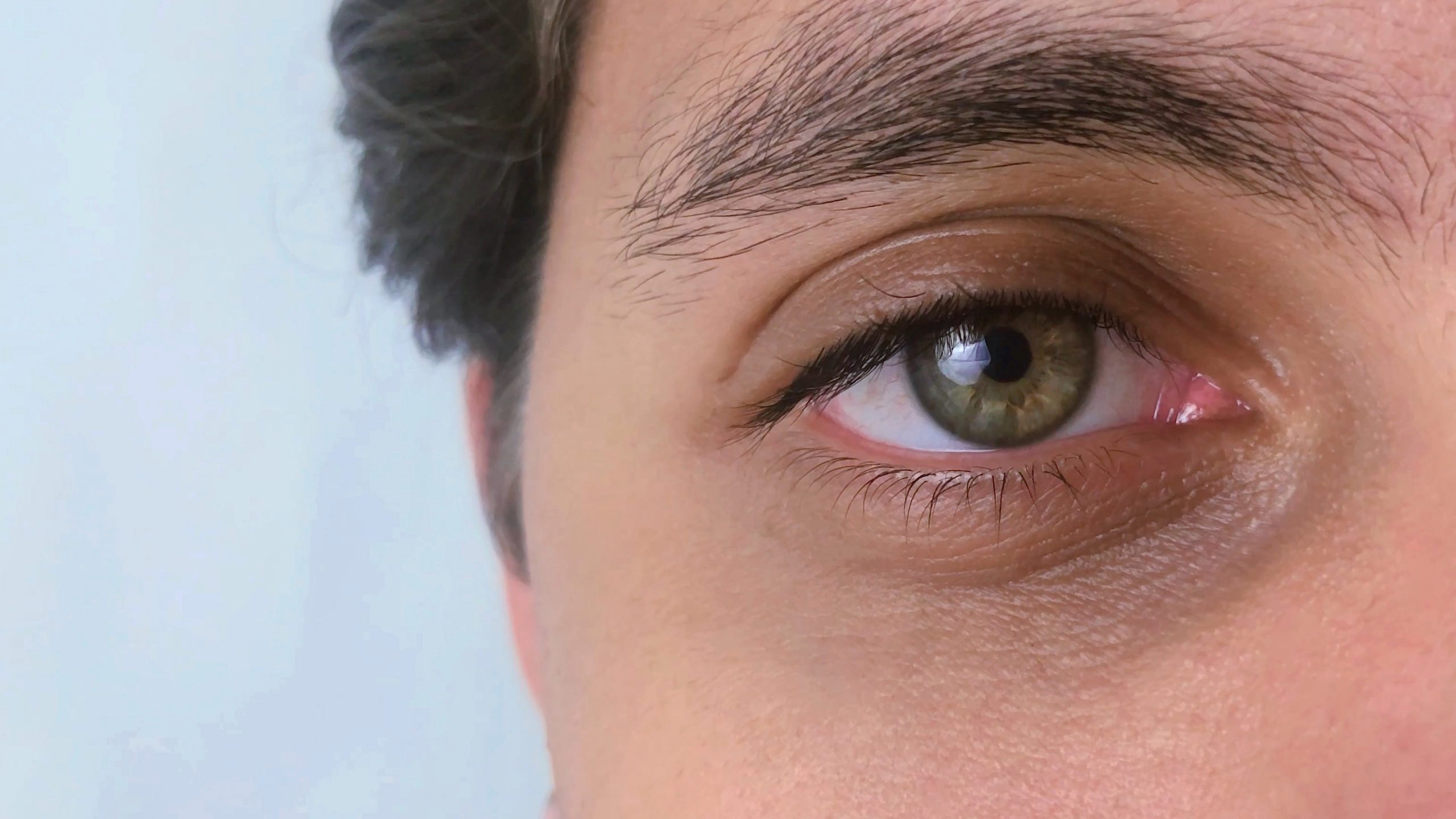 Man's Chemotherapy Side Effect Widely Growing Eyelashes